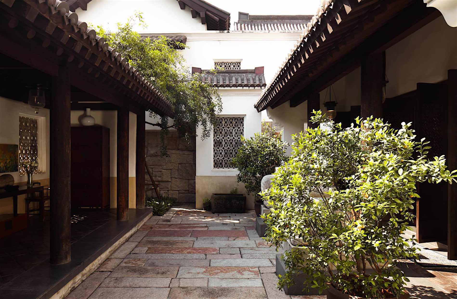Asian Courtyard House Gallery: A Modern Japanese Courtyard House